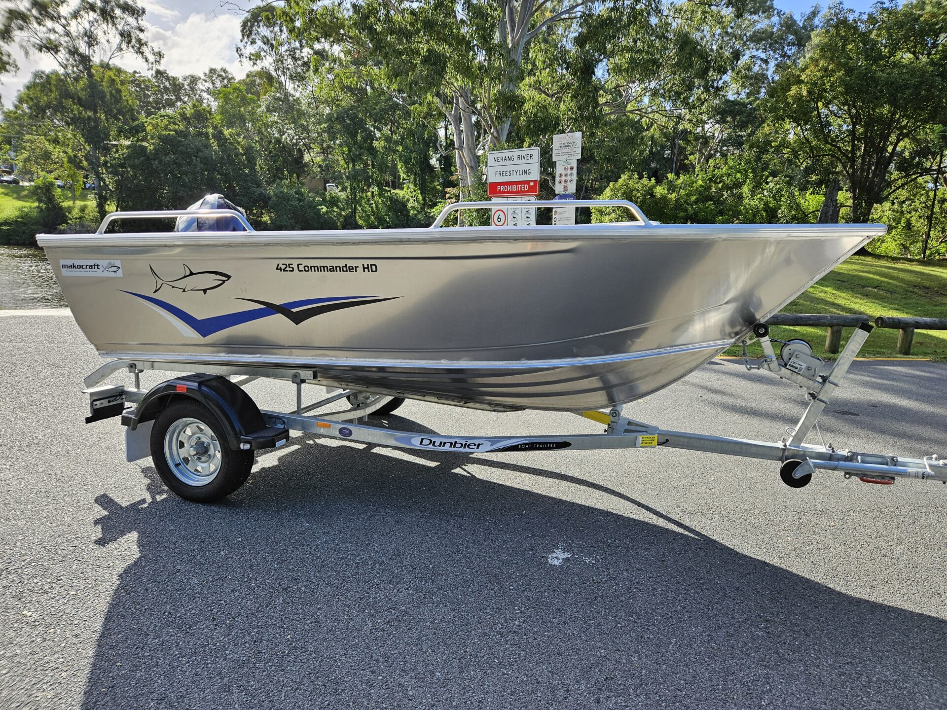 425 Commander HD Open - Makocraft