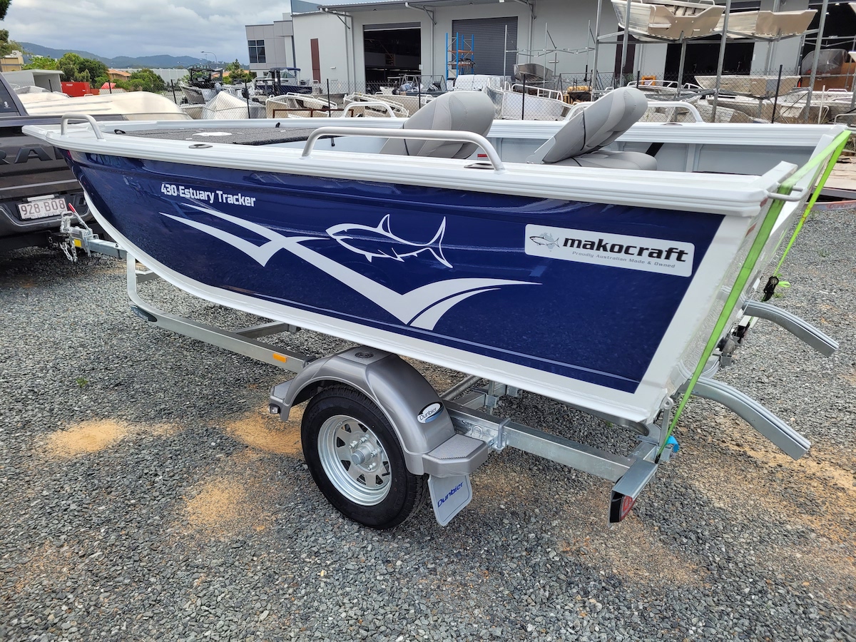 430 Estuary Tracker Open - Makocraft