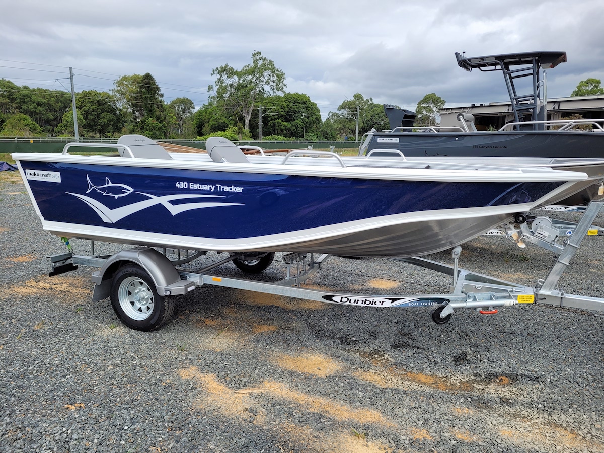 430 Estuary Tracker Open - Makocraft