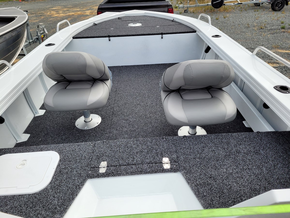 430 Estuary Tracker Open - Makocraft