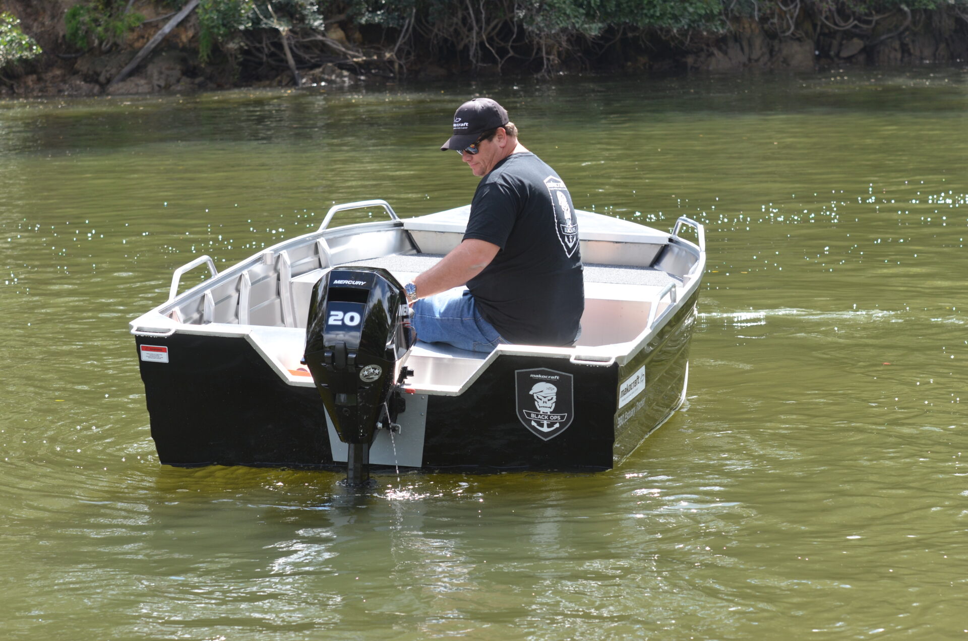 390 Estuary Tracker Open - HULL ONLY - Makocraft