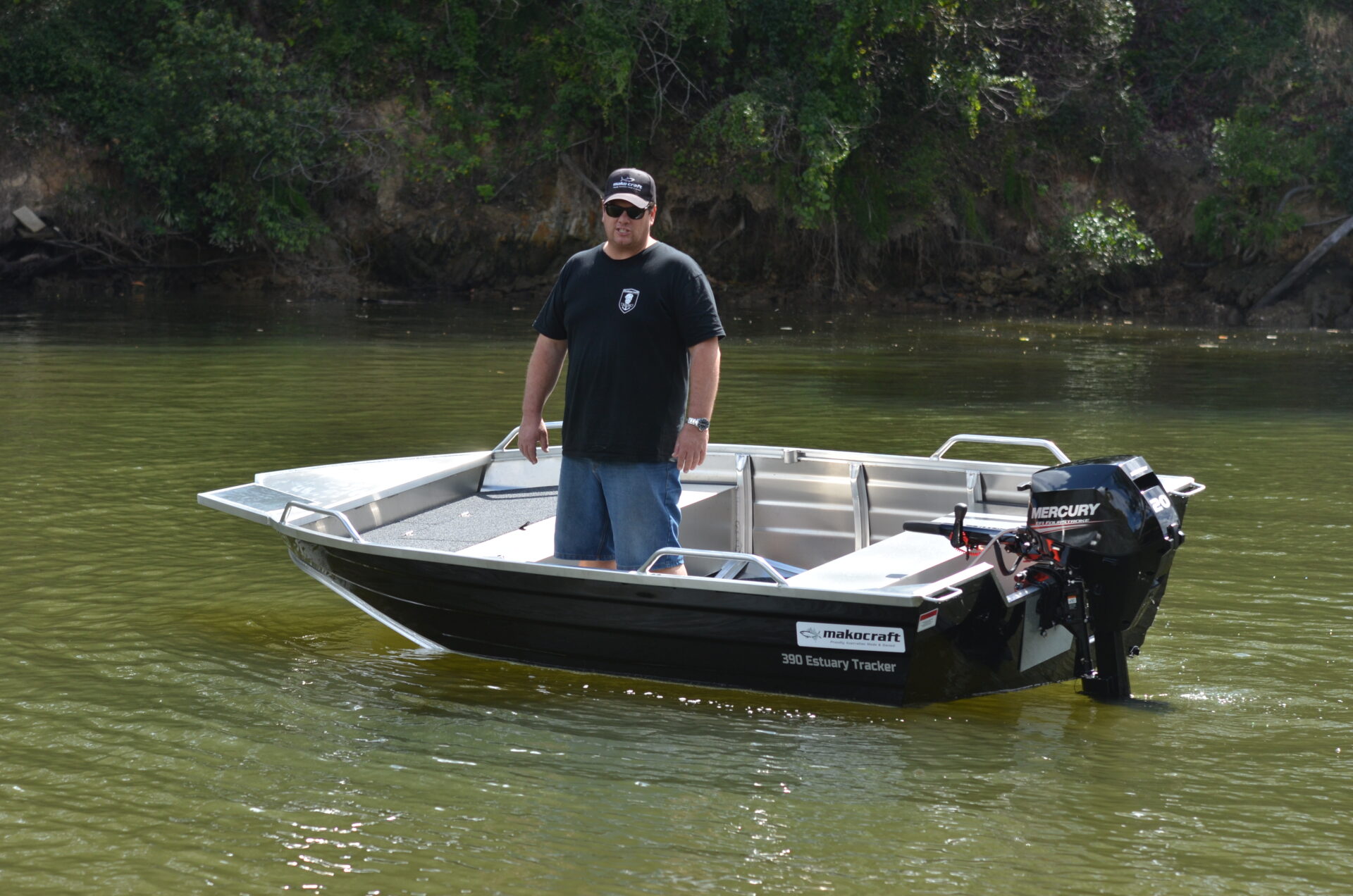 390 Estuary Tracker Open - HULL ONLY - Makocraft